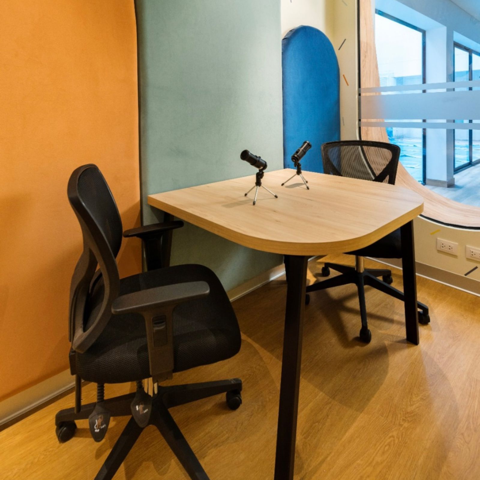 SALA PODCAST – Entresillas Perú