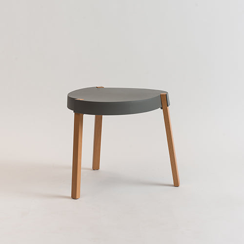 Mesita auxiliar Keka gris – Entresillas Perú